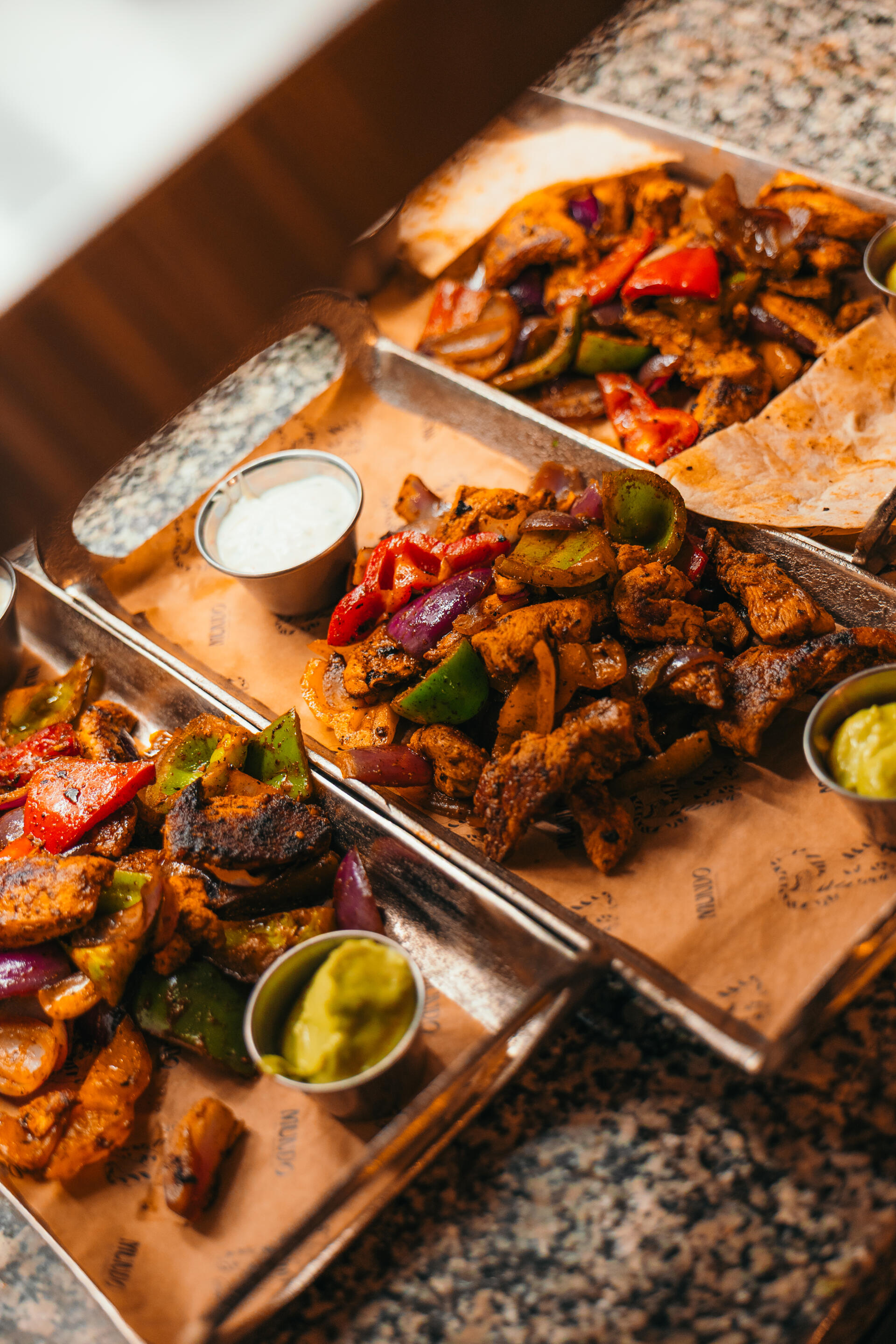 🍽️ Mundo Food & People, Katowice - booking table online w Zjedz.my