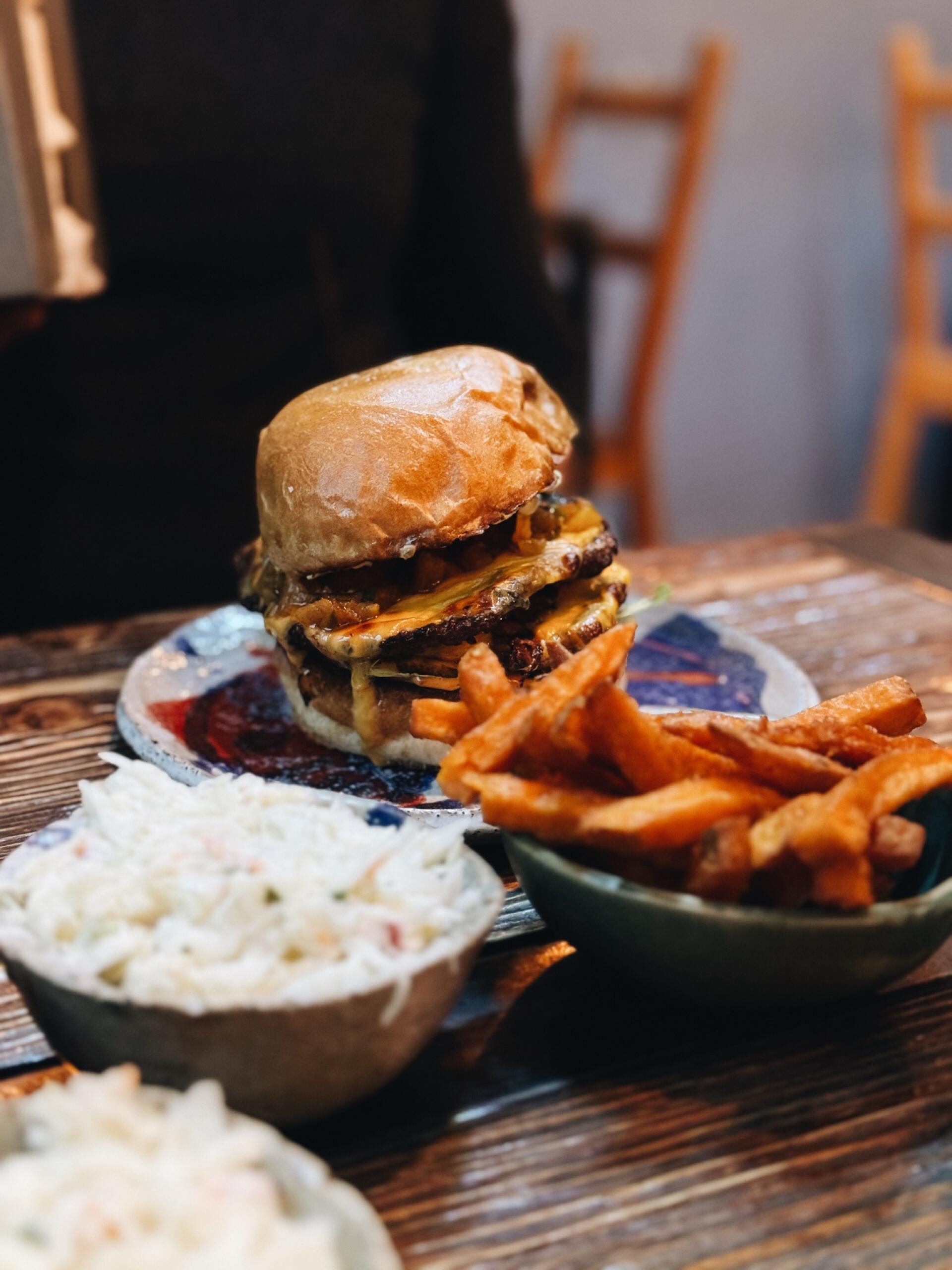 🍽️ Fat Bob Burger, Poznań - booking table online w Zjedz.my