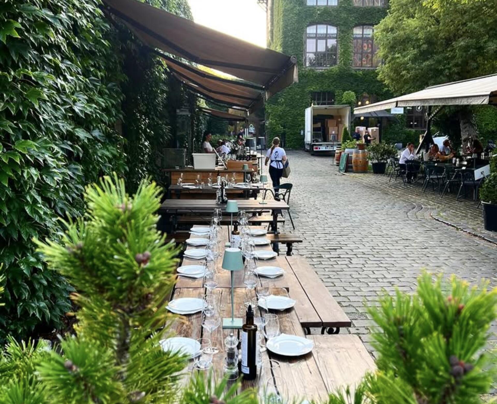 🍽️ Mielżyński Burakowska Wine Bar, Warszawa - booking table online w ...