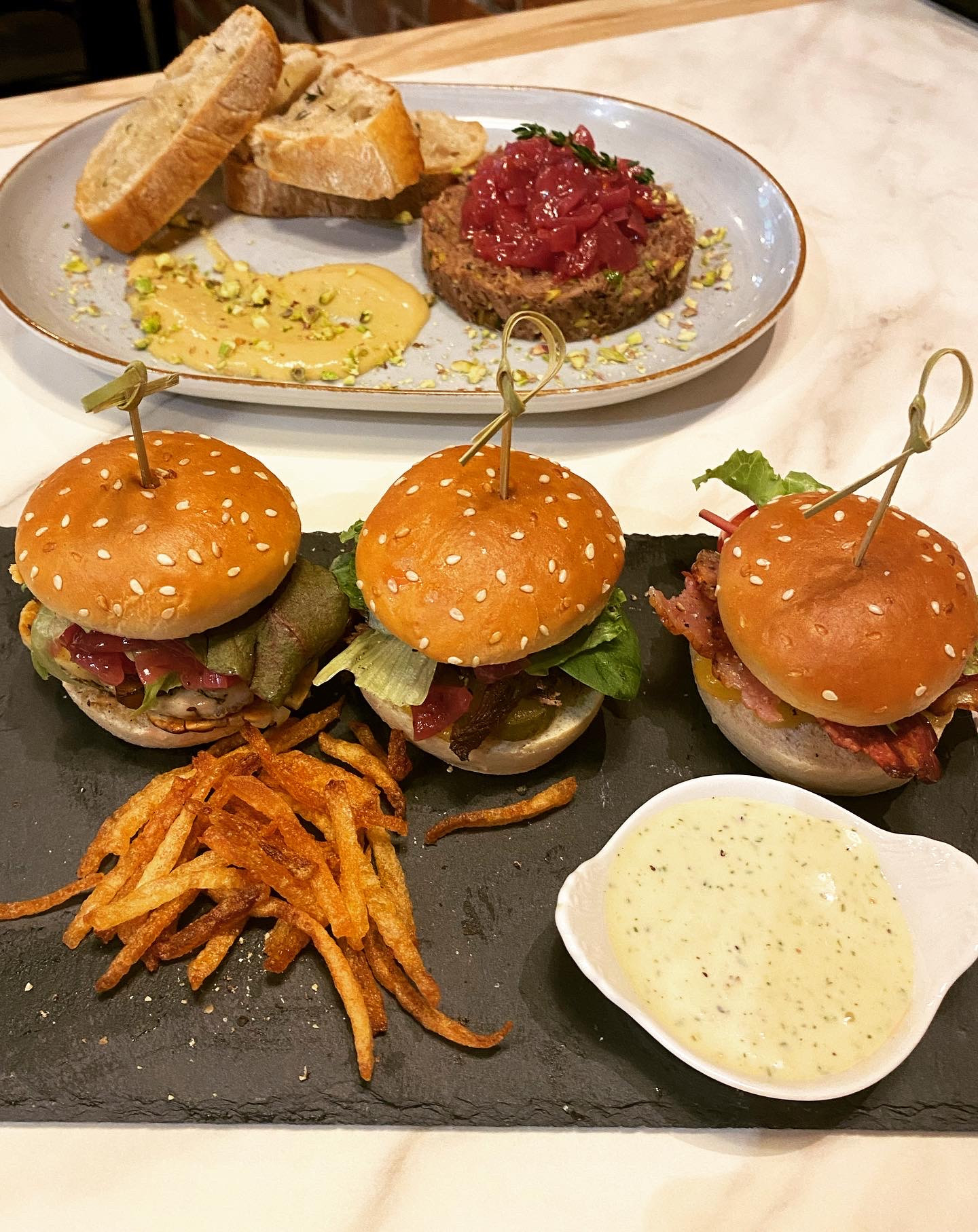 🍽️ Le Barometre Bistro & Bar, Wrocław - booking table online w Zjedz.my