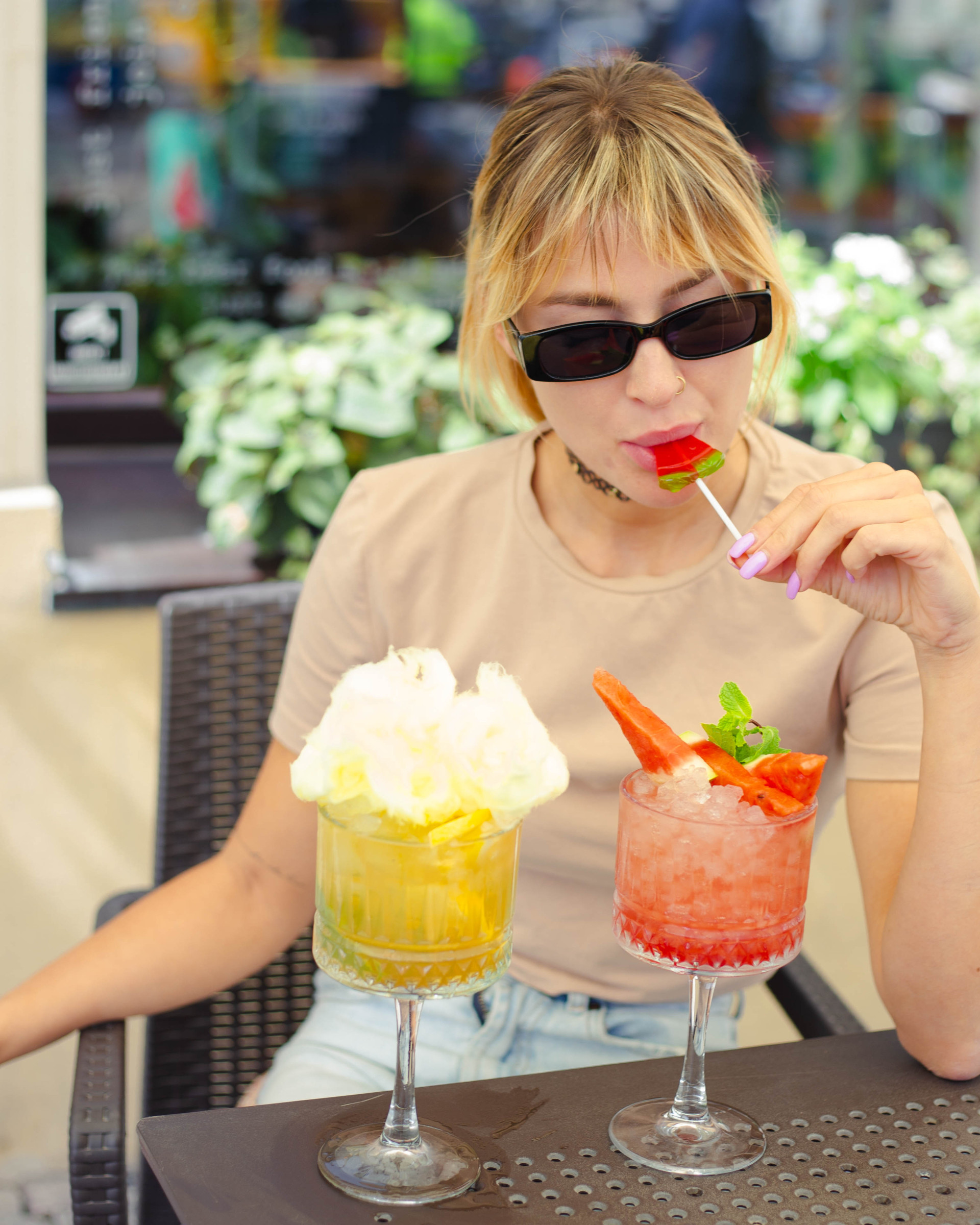 🍽️ Just Friends Poznań - Restauracja | Cocktail bar, Poznań - booking ...