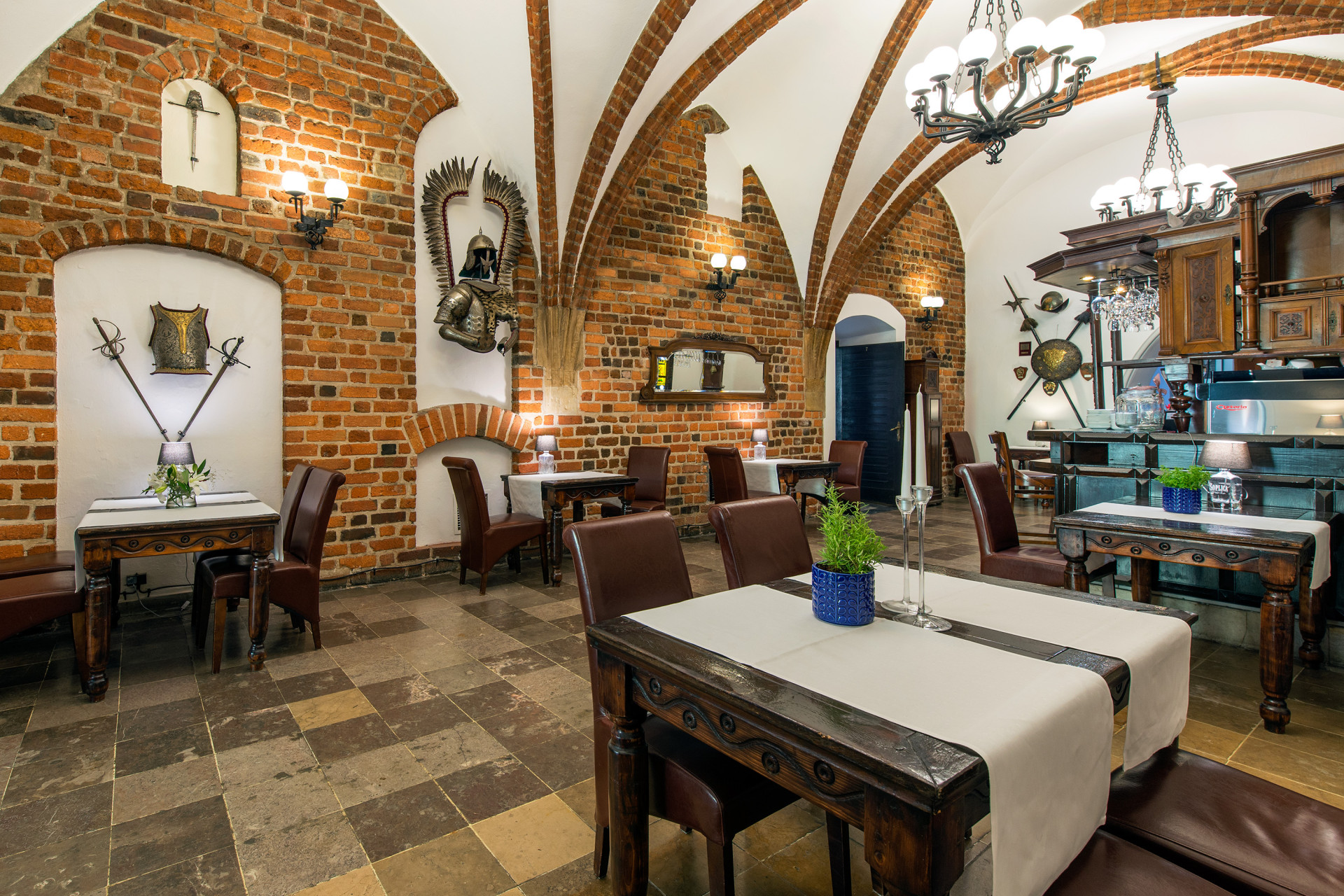 🍽️ Dwór Polski Restauracja, Wrocław - booking table online w Zjedz.my