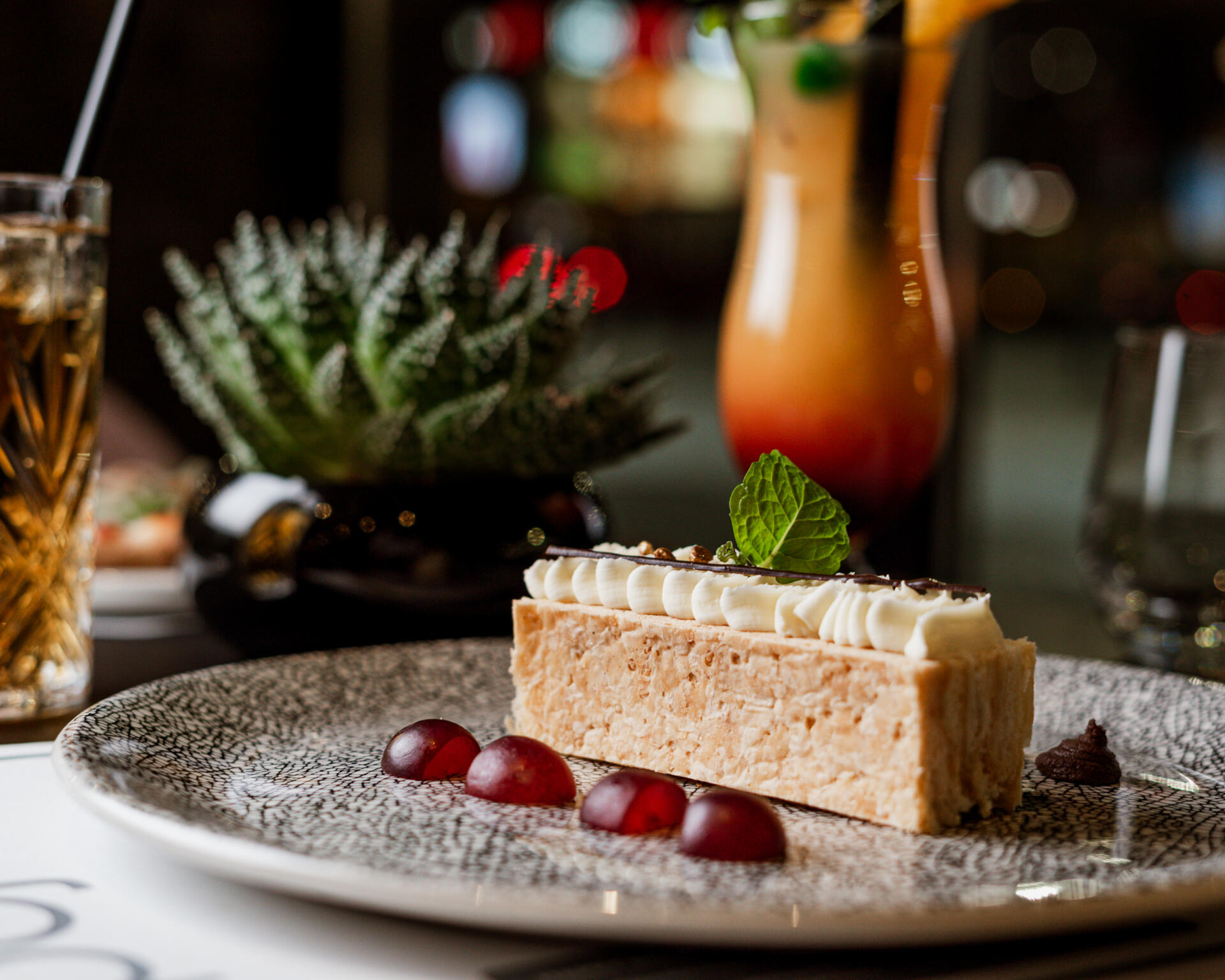 🍽️ Metro bar & bistro, Warszawa - booking table online w Zjedz.my