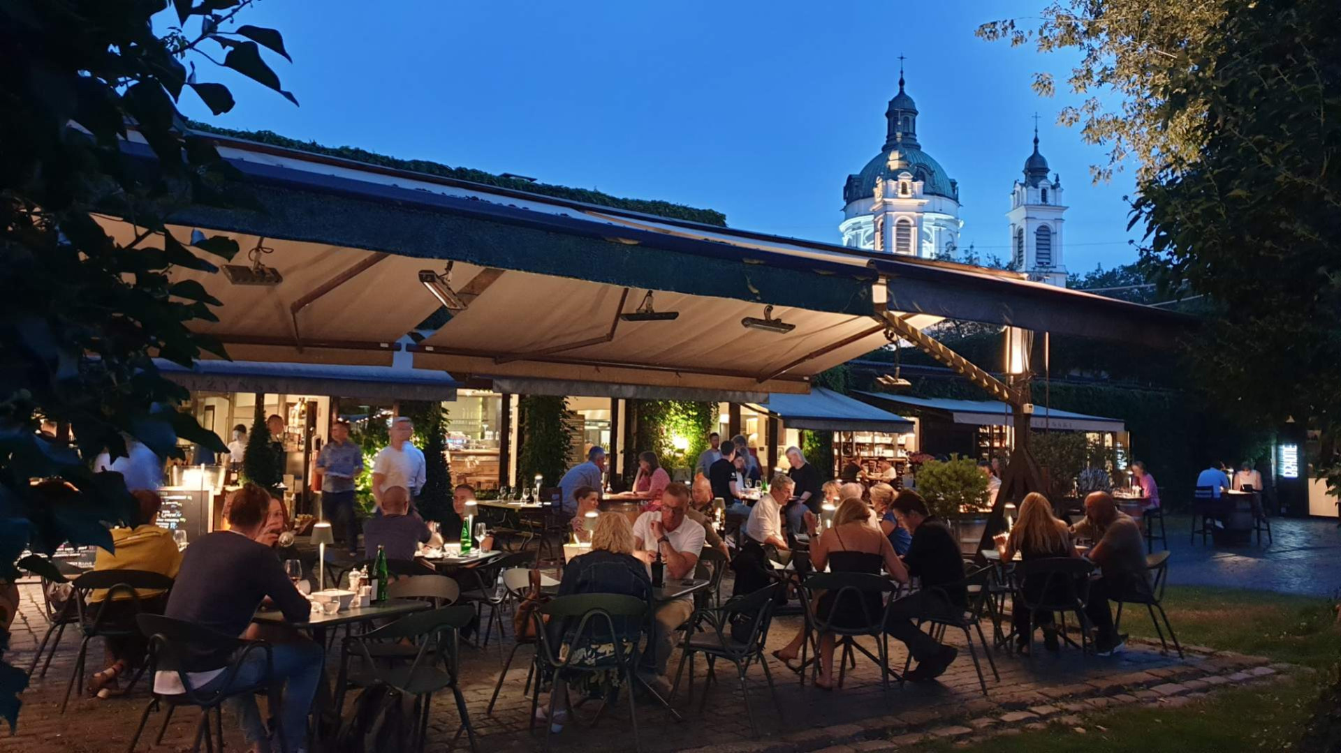 🍽️ Mielżyński Burakowska Wine Bar, Warszawa - booking table online w ...