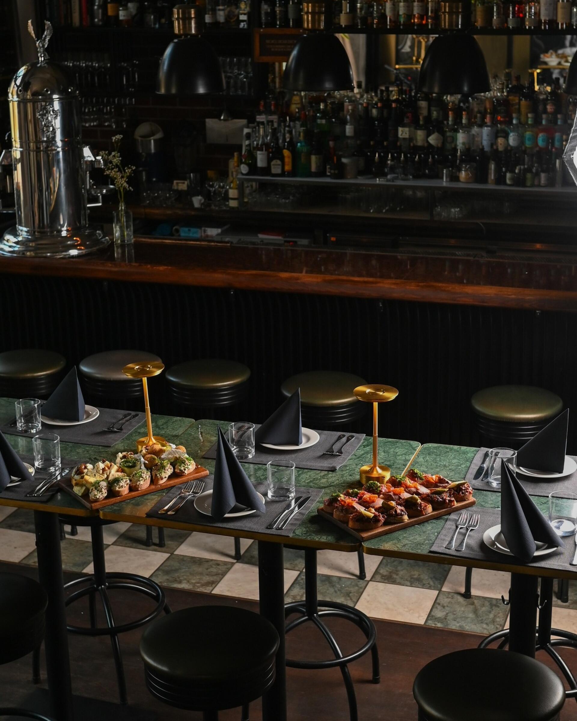 🍽️ Pod Papugami Restaurant & Cocktail, Wrocław - booking table online w ...